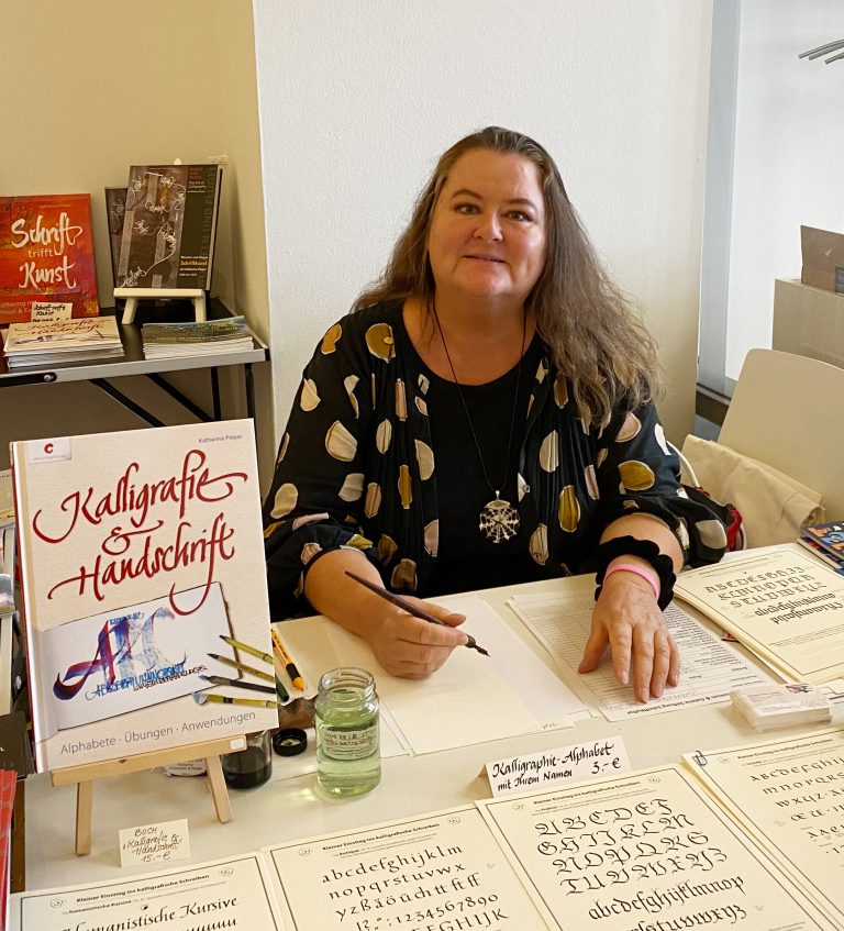 Stanford University Library Calligraphy Collection | Patricia Lovett MBE